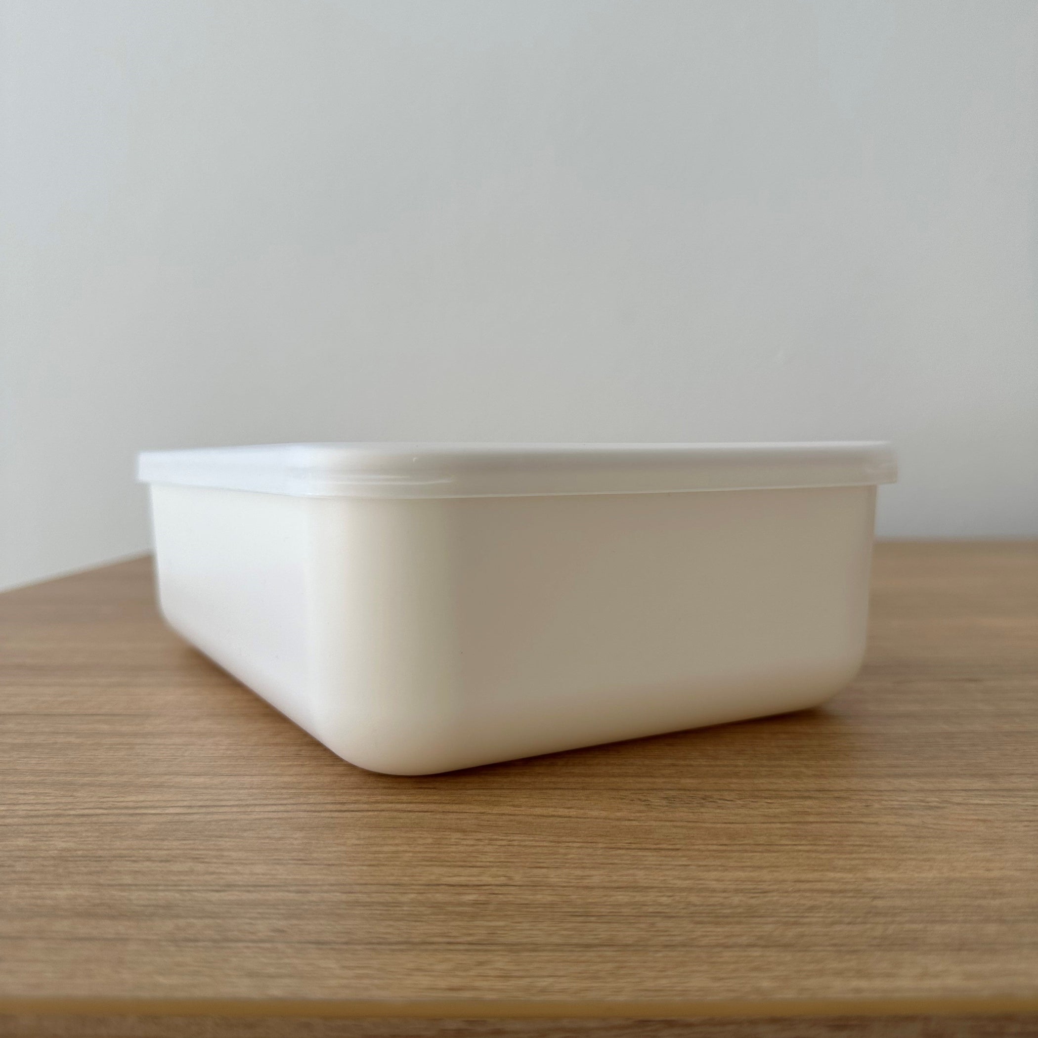 White Storage Container with Plastic Lid - 12 Pack - Little Label Co