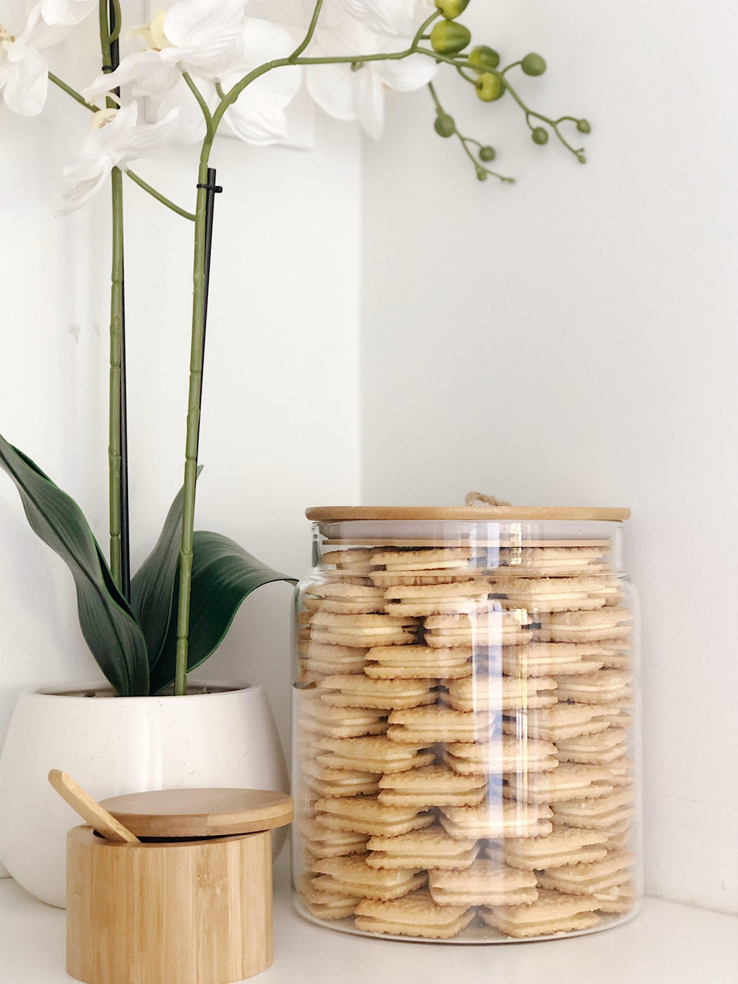 4L Glass Jar with Bamboo and Twine Lid For Your Pantry or Laundry ...